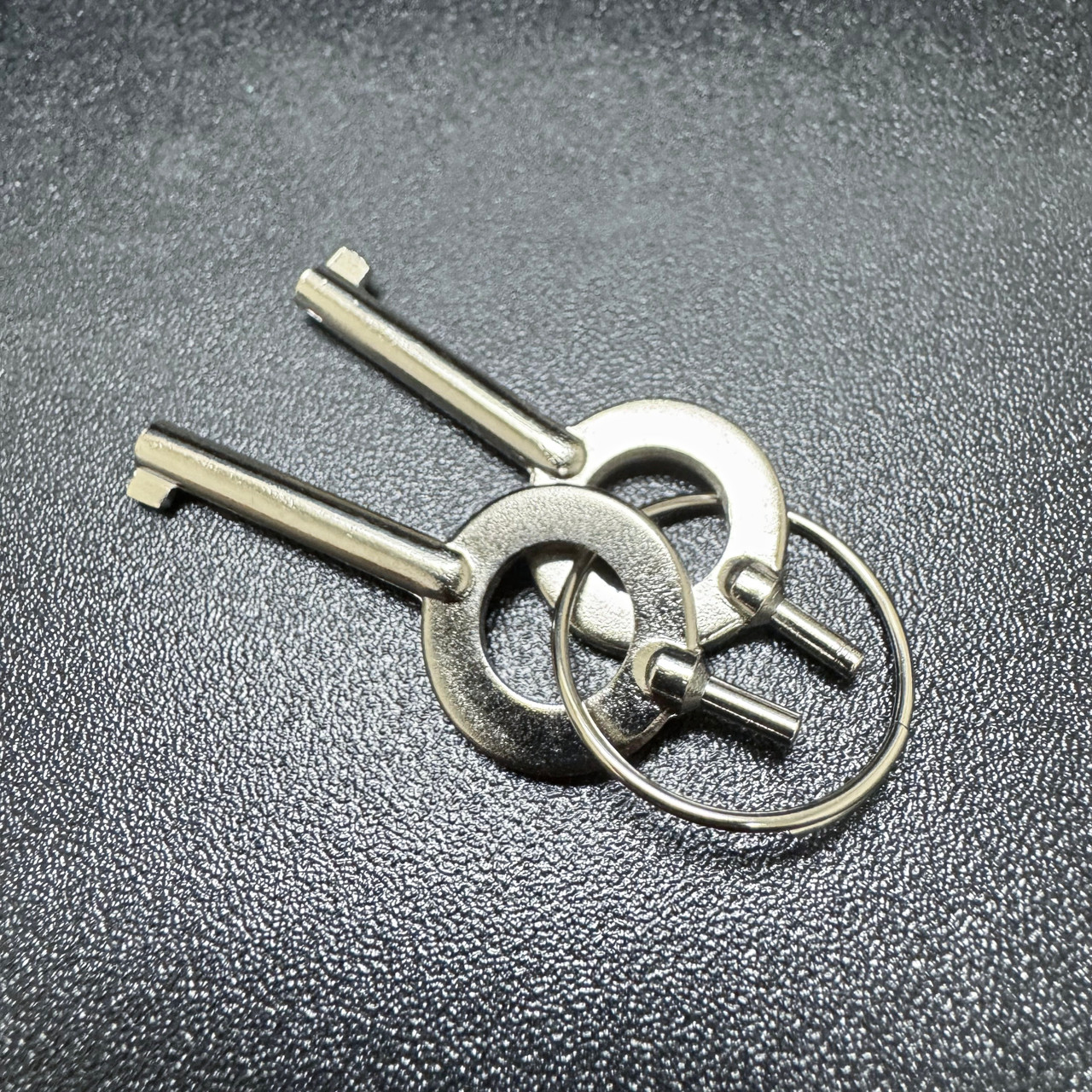 New Standard Universal Handcuff Key 2 Cuff Keys - MEGAKNIFE