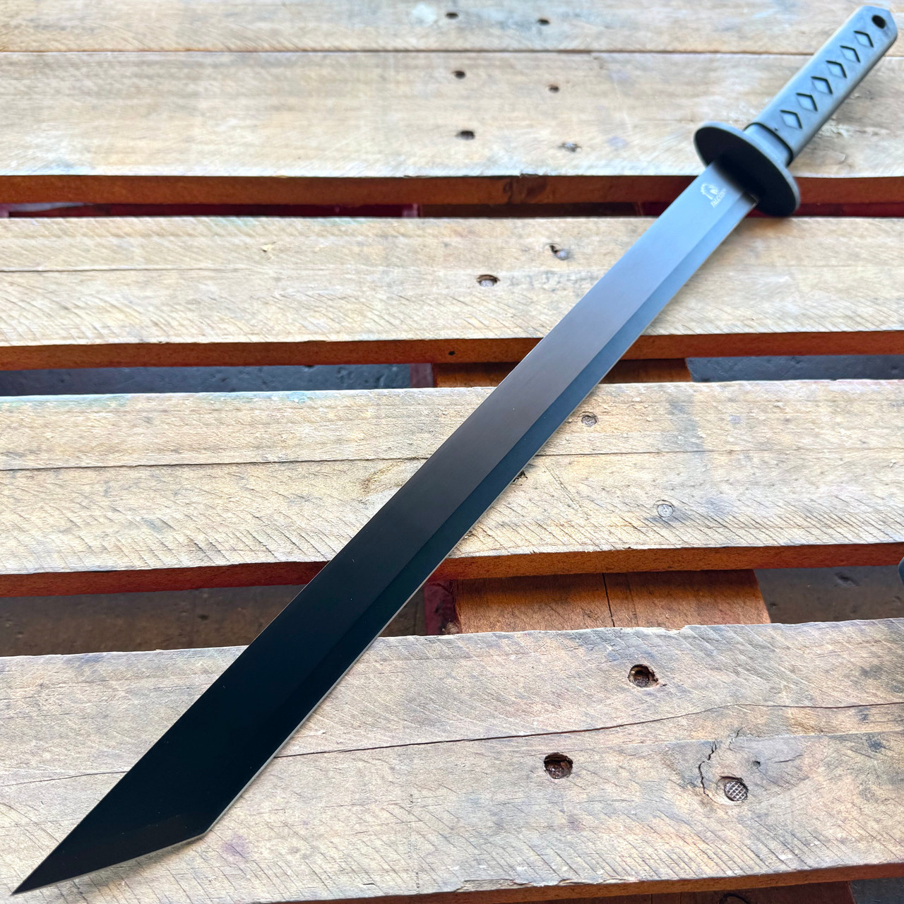 27" Falcon Machete Sword - MEGAKNIFE