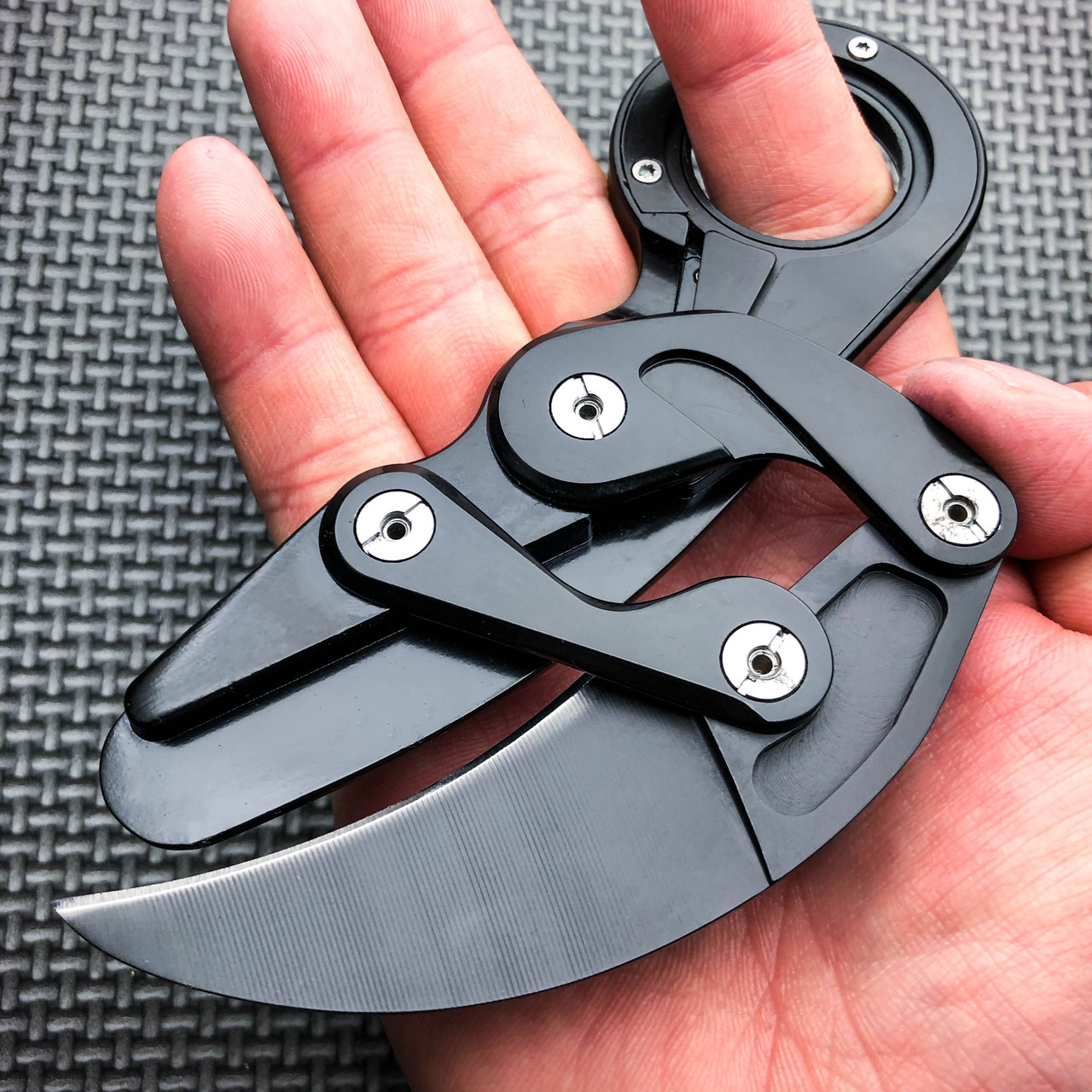 Metal Self Defense Ring Knife Flip Blade - MEGAKNIFE