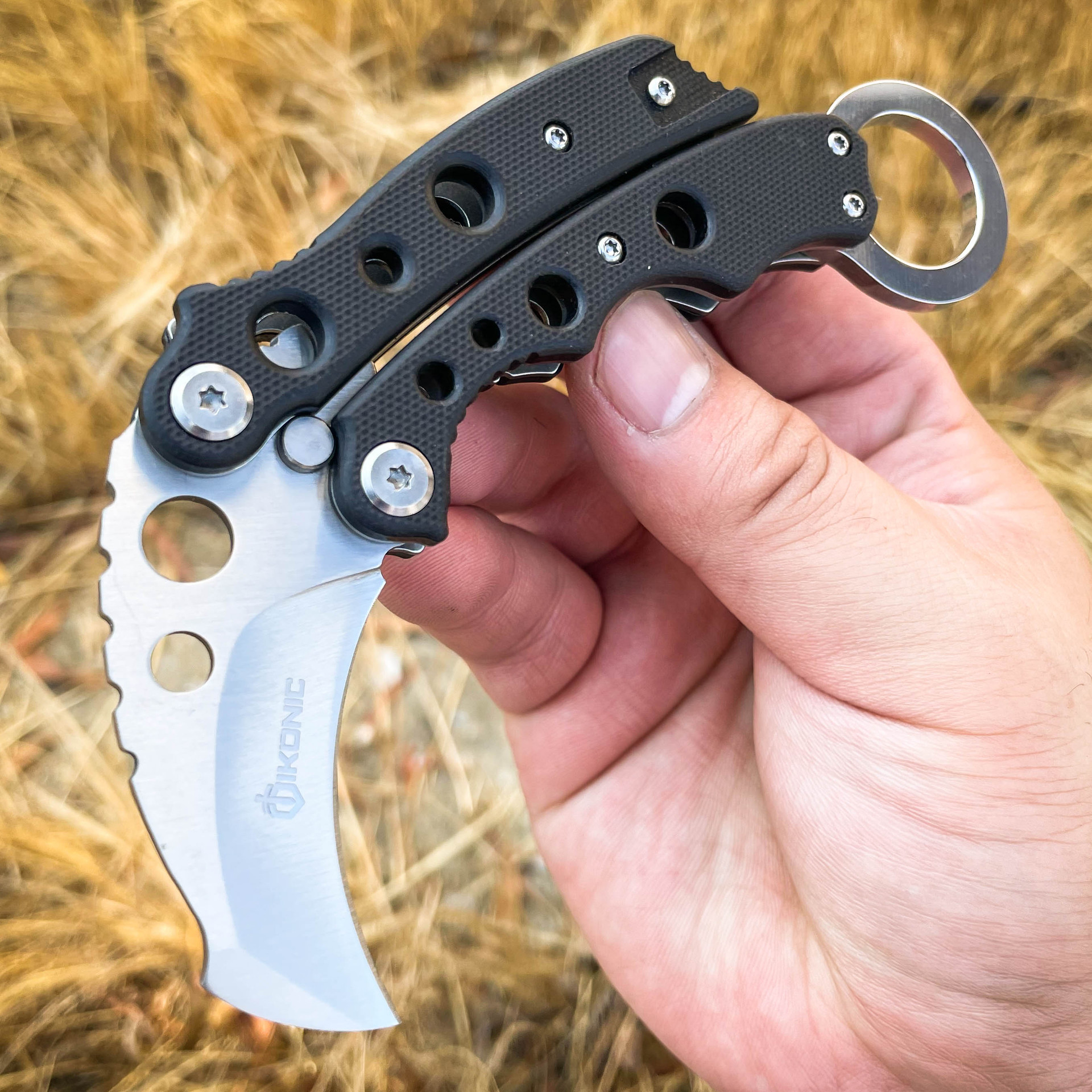 9" The Predator Curved Blade Balisong - MEGAKNIFE