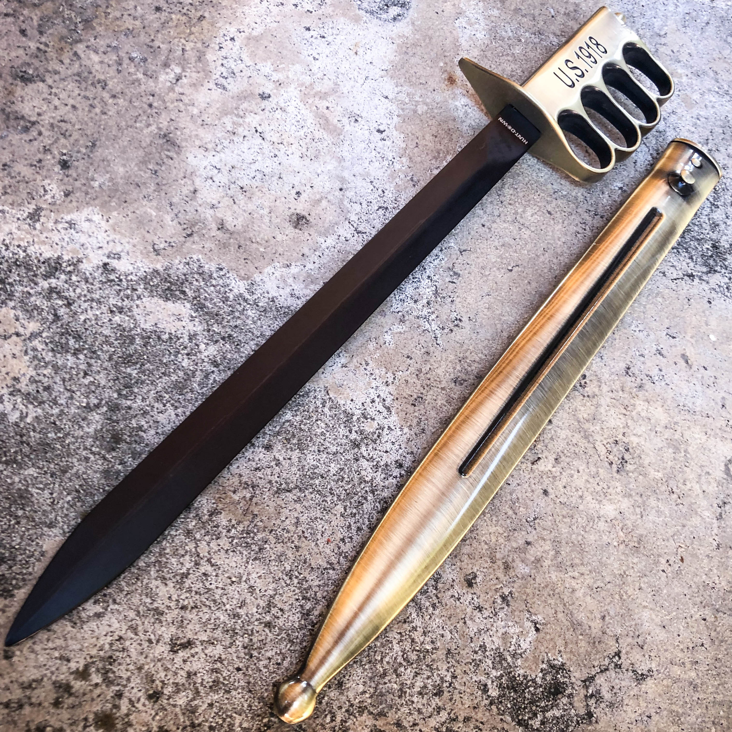 SWORDS - SHORT SWORDS - MEGAKNIFE