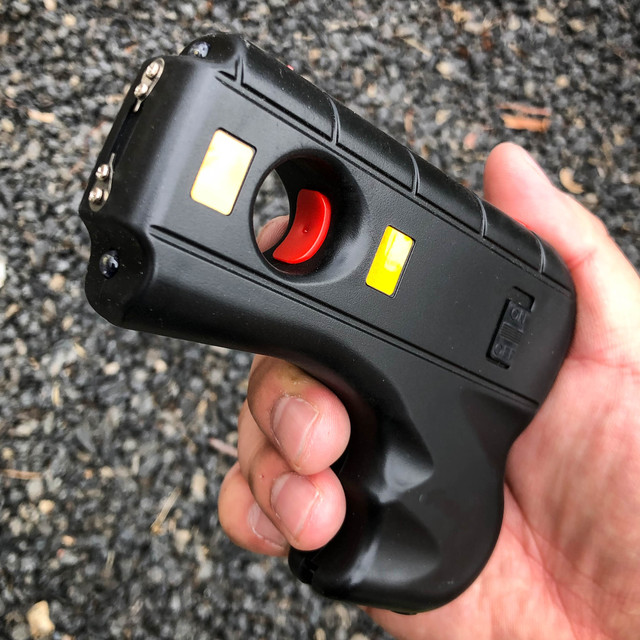 Defender Knuckle Buster Stun Gun w/ Kubaton - MEGAKNIFE