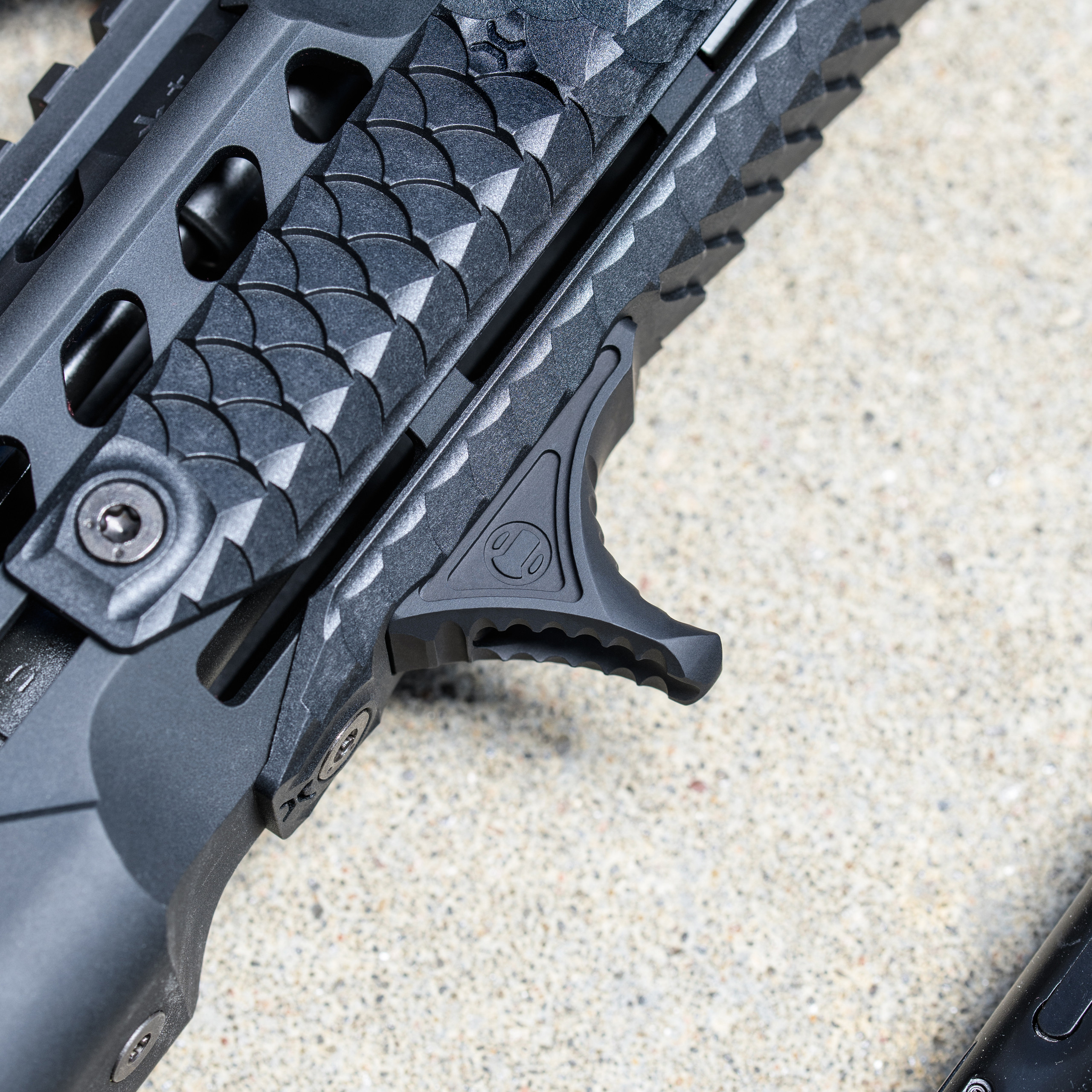 Karve® Hand Stop - Bi-Directional Control For MLOK & KeyMod | RailScales