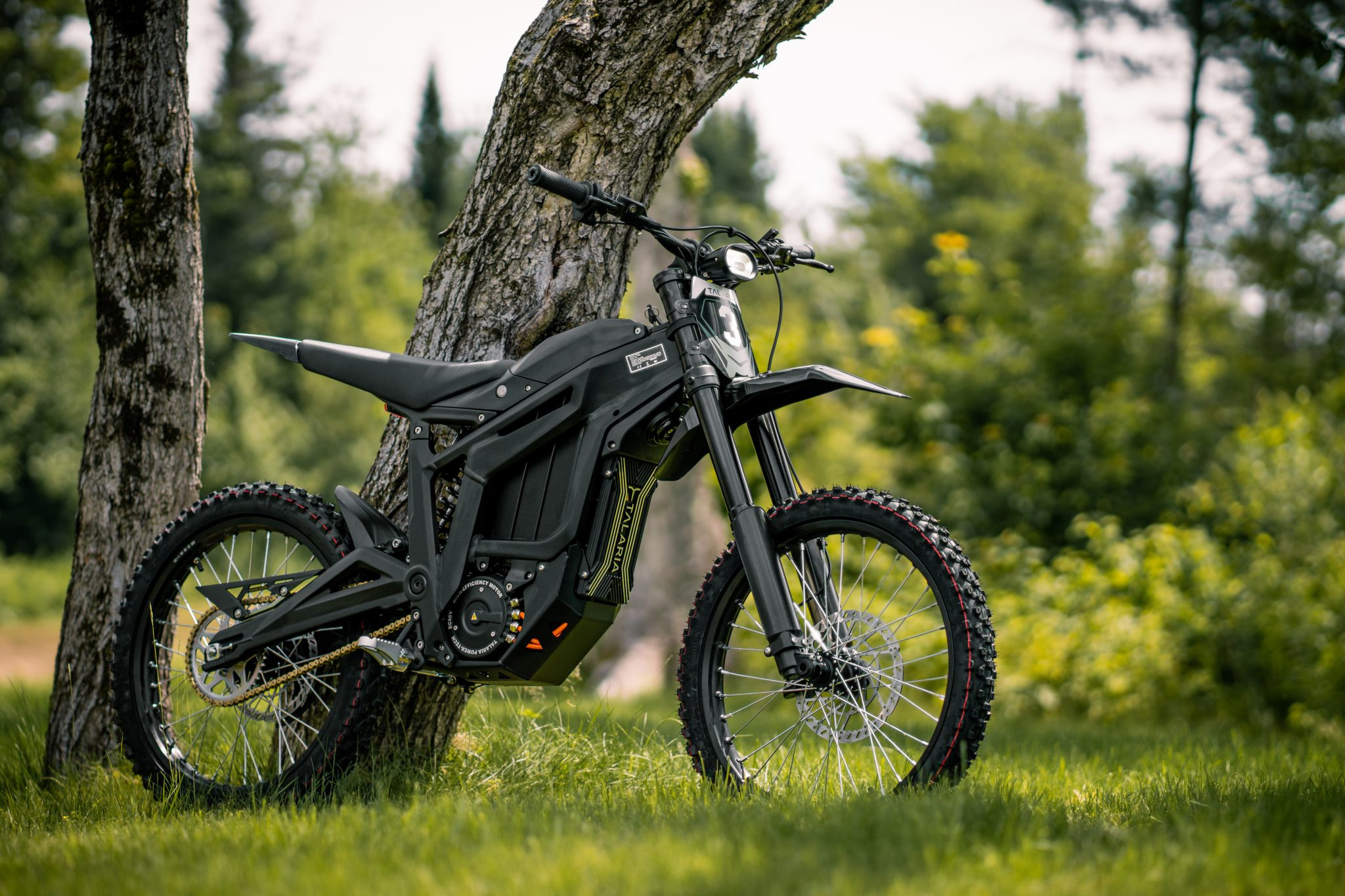Talaria Sting MX vs. Surron Light Bee: Which Electric Dirt Bike Is ...