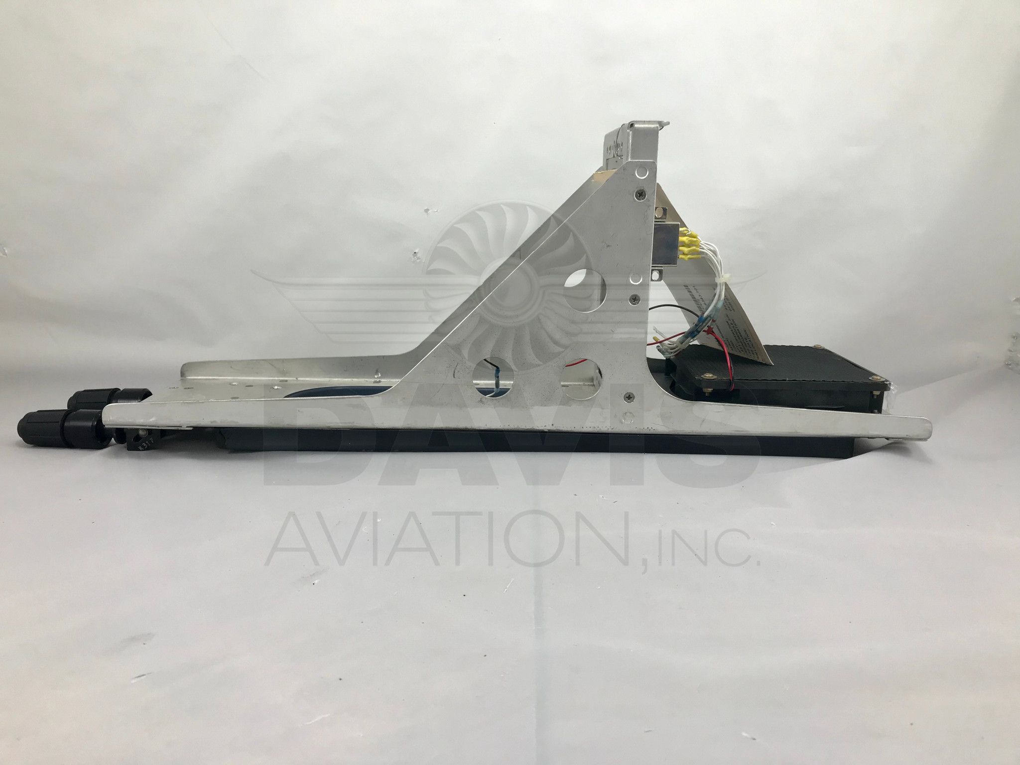 6343-101 | AVIONICS TRAY | King Air Nation