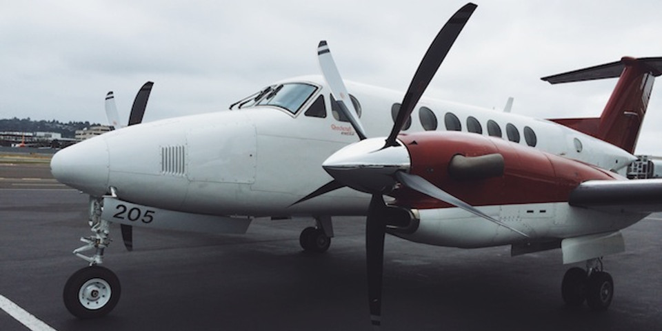 King Air 350 Swept 5-Bladed Composite Propellers Begin FAA ...