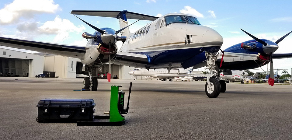 BAT Tools Details Their Single Mechanic Capable King Air Axle Jack ...
