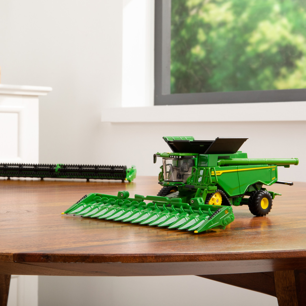 Scale John Deere Combine