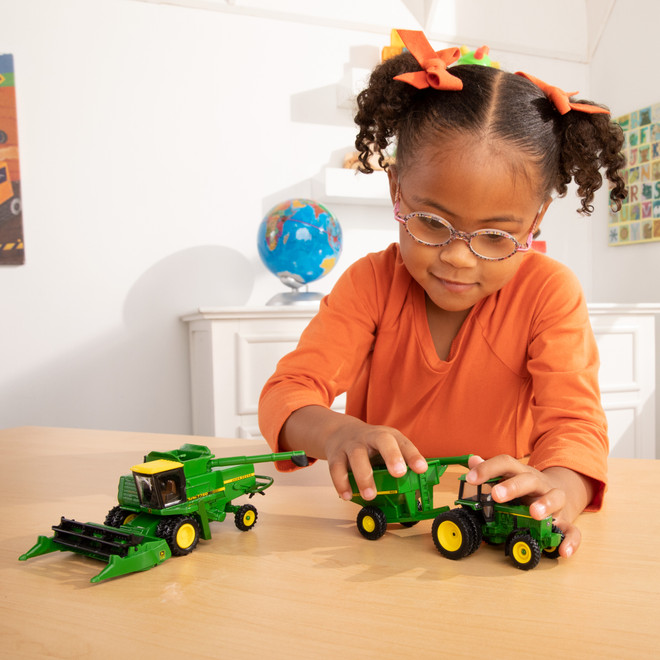 John Deere 1:64 Scale Harvesting Set - Farm Toy Set