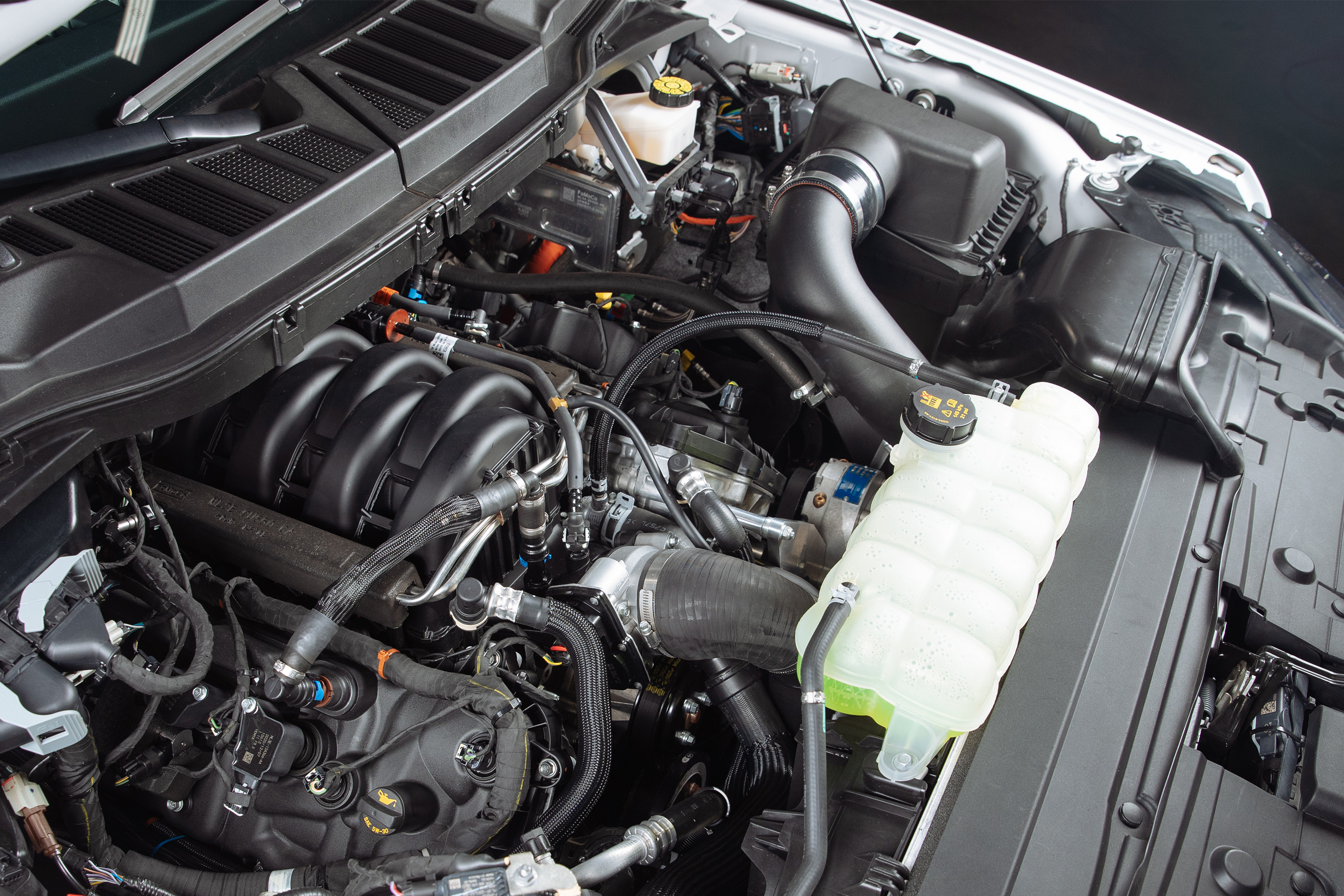 Vortech supercharger Kit for the F-150 maximizes output to 606HP / 596 ...