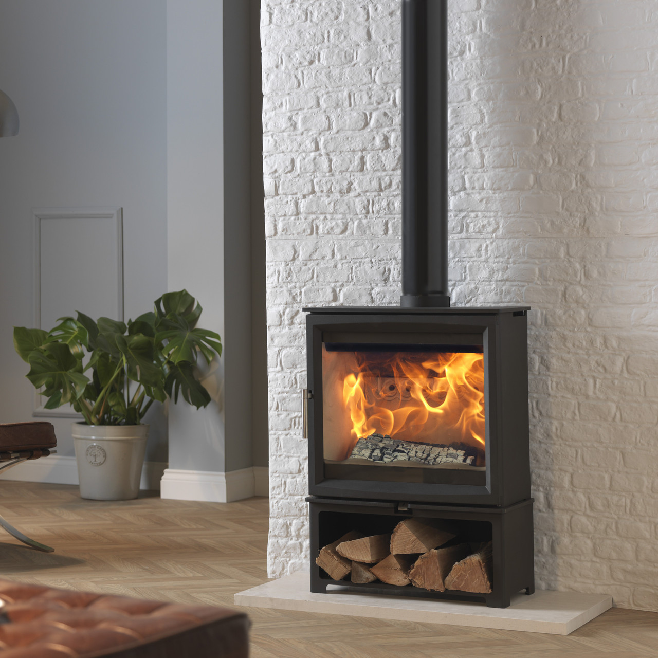 Charlton and Jenrick Woodtec 5 Extra Wide Wood Burning Stove 5kw