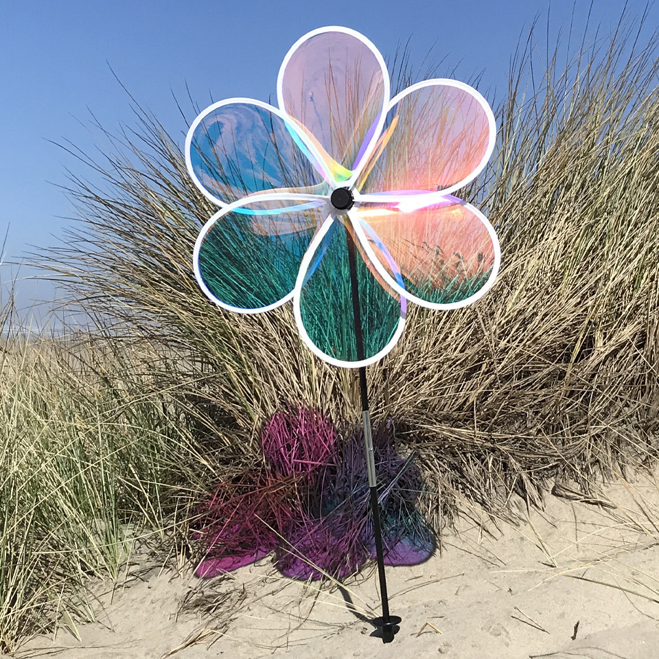 19" Iridescent Flower Spinner