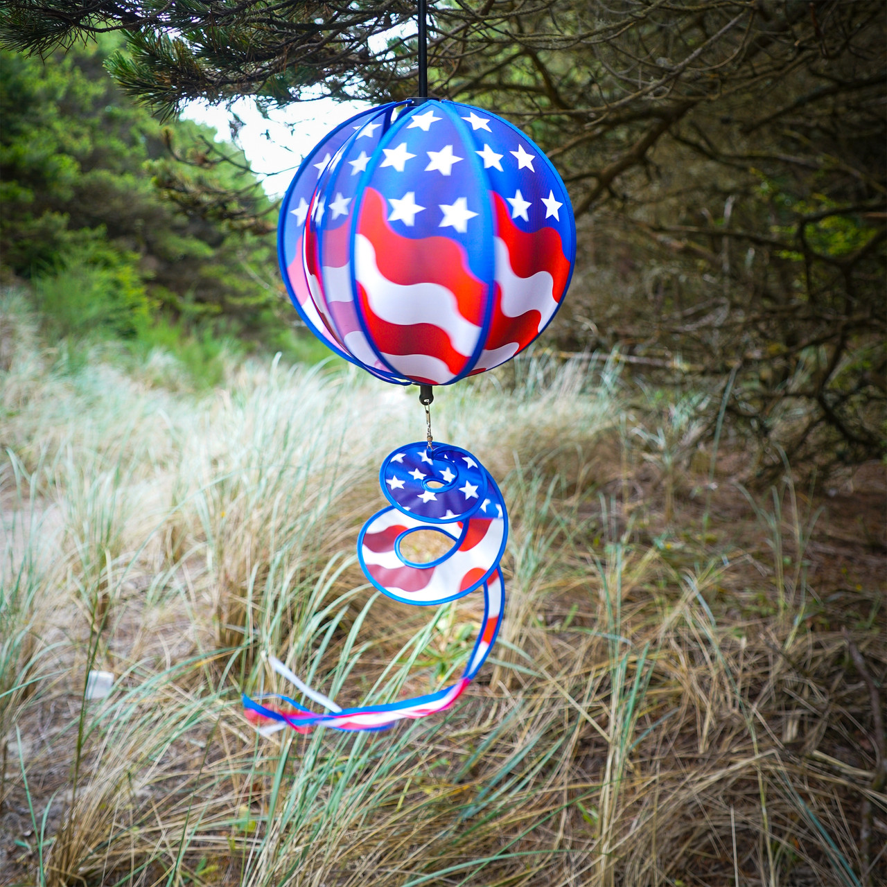 11-inch USA Flag Hanging Ball Spinner - Kite Garden