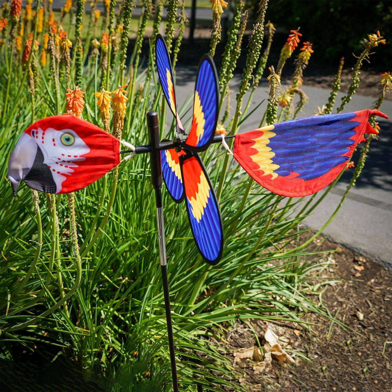 Pivoting Parrot Bird Spinner - Kite Garden