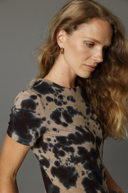 Women's Dip Dye Crewneck T-Shirt | Premium Sustainable Cotton | Proto101