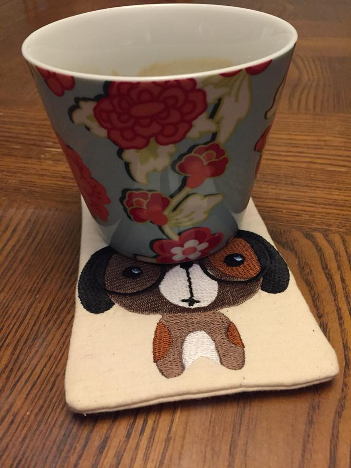 In The Hoop Machine Embroidery Design - Dog Mug Rug