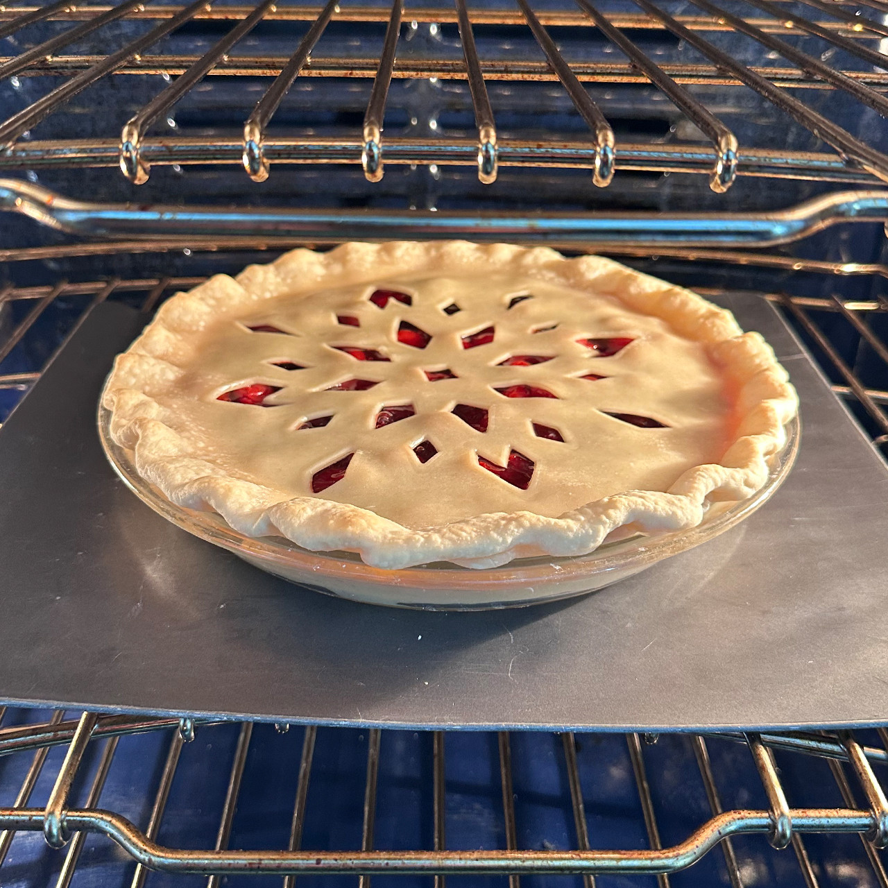 Snowflake Decorating Pie Top Cutter - Charleston Wrap