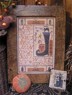 Homespun Elegance SPOOKY STUFF Button Sampler