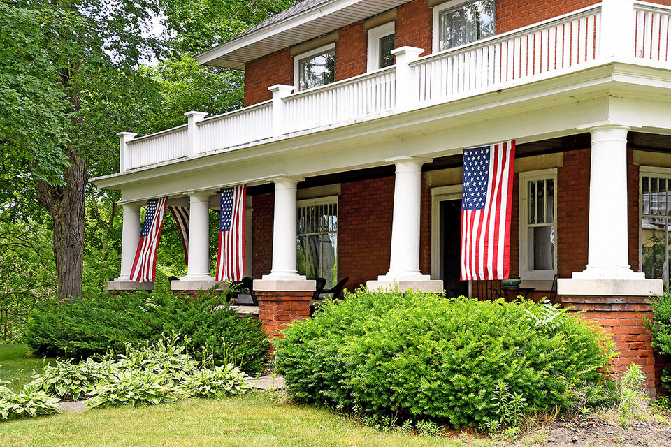 How to Improve the Look and Functionality of Your Flag Display - FORTISVEX