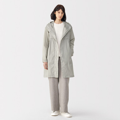 Cappotto con cappuccio in nylon riciclato idrorepellente da donna | MUJI