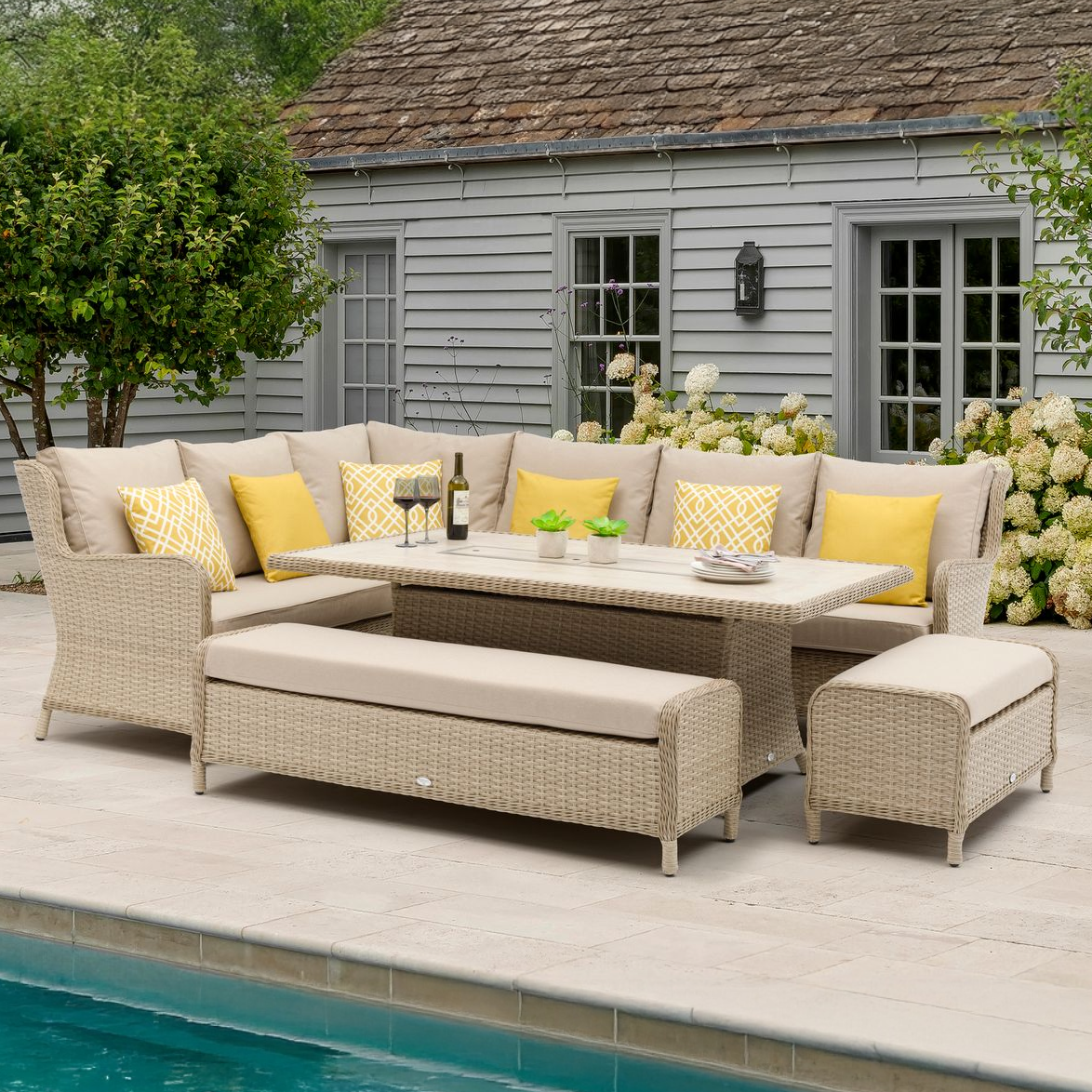 Bramblecrest Somerford L-Shaped Corner Set with Firepit Table