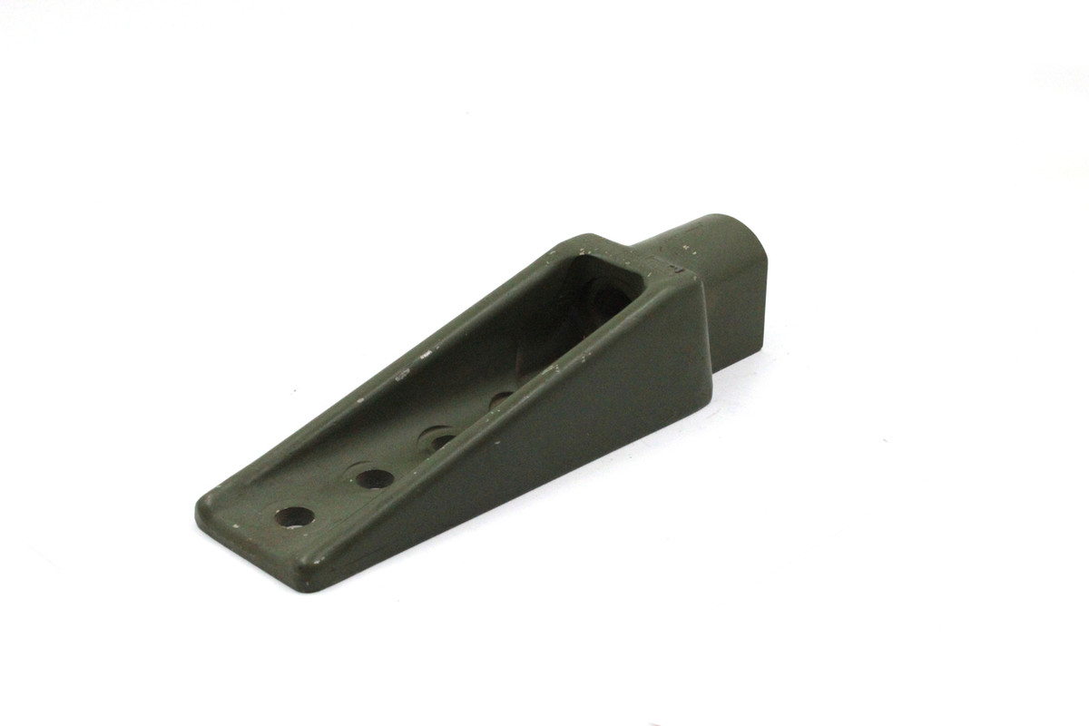 109-14007 - Fitting - Front Wing Spar To