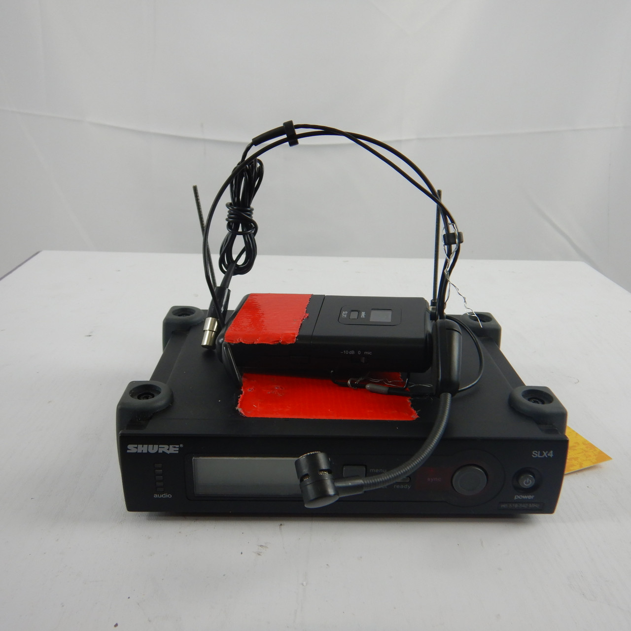 Used Shure SLX4 WIRELESS RECIEVER W HEADSET Microphone 40123 S000123612