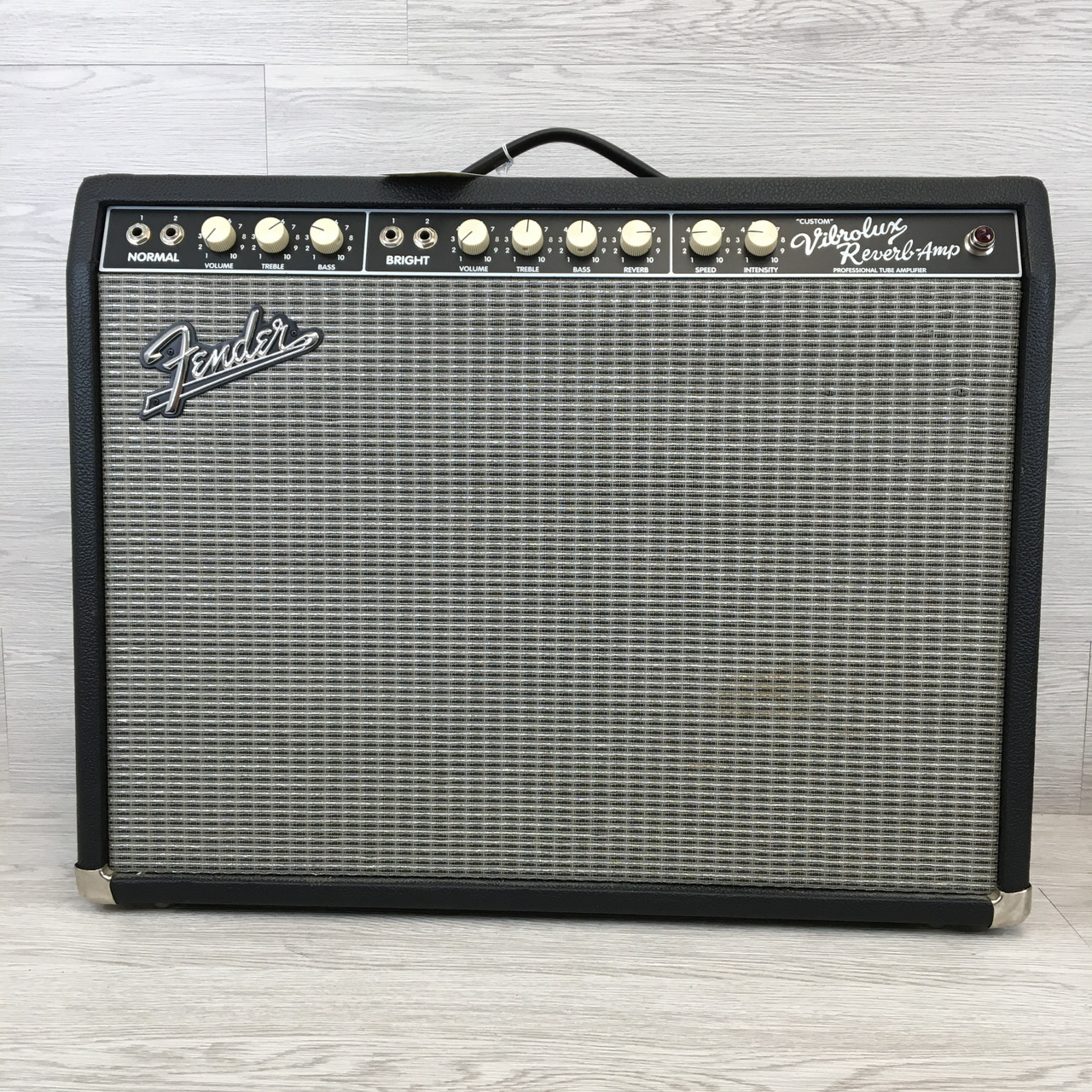 Used Fender VIBROLUX REVERB CUSTOM 65 2 x 10 Tube Combo Amplifier 2 x 10