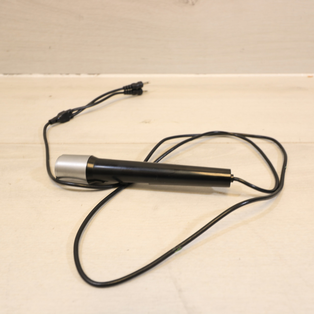Used Realistic DYNAMIC MICROPHONE Microphone