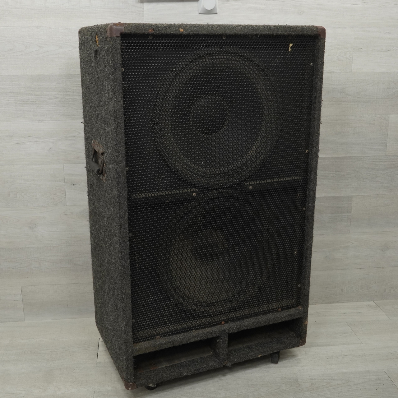 Used Sonic B215 2 x 15 Bass Guitar Cabinet 2 x 15