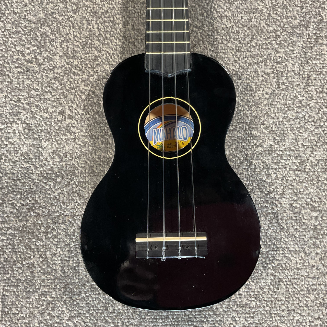 Used MAHALO U-30BK Ukulele