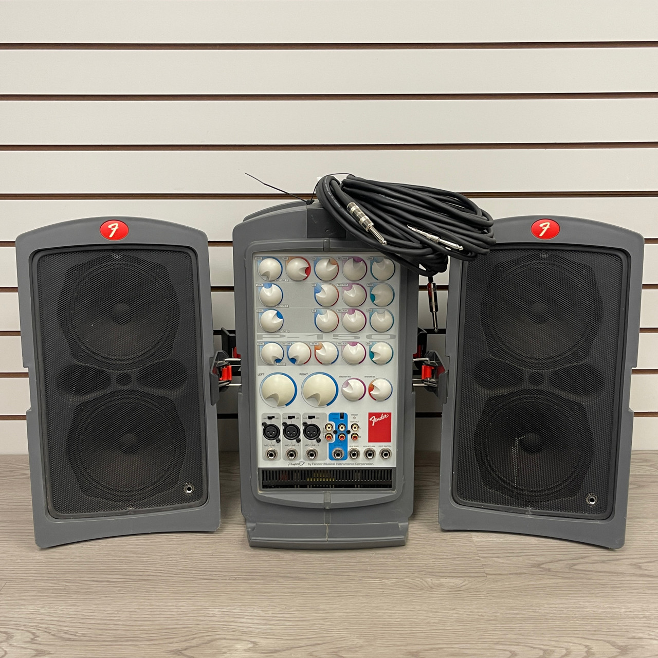 Used Fender PASSPORT P-150 Portable PA System Speaker