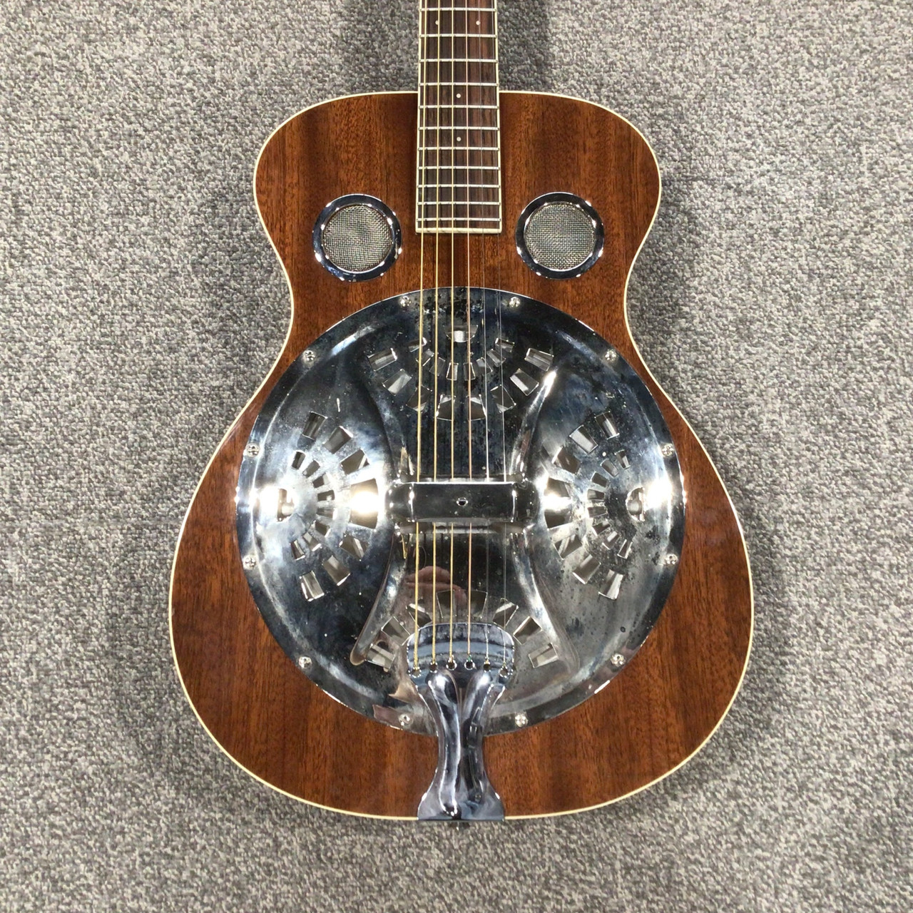 Used REGAL Round Neck Resonator