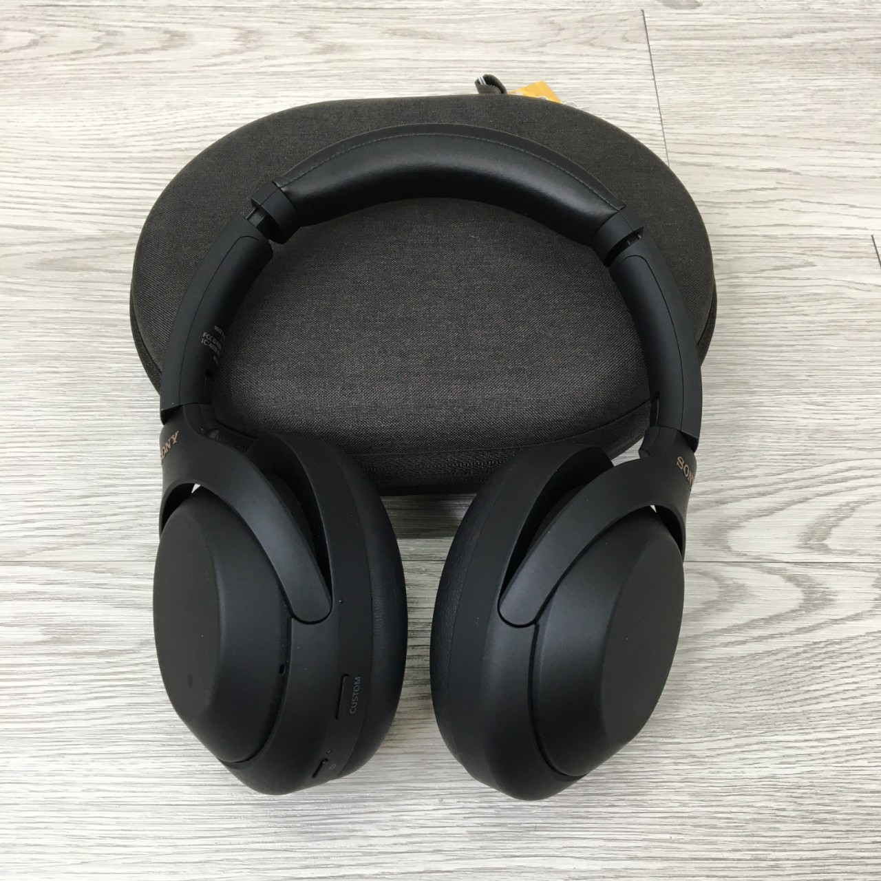 Used Sony WH-1000XM4 NOISE CANCELLING Headphones