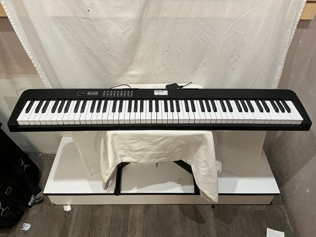 Used 88 KEYBOARD KIT WITH STAND/BENCH 88-Key Keyboard 88-key
