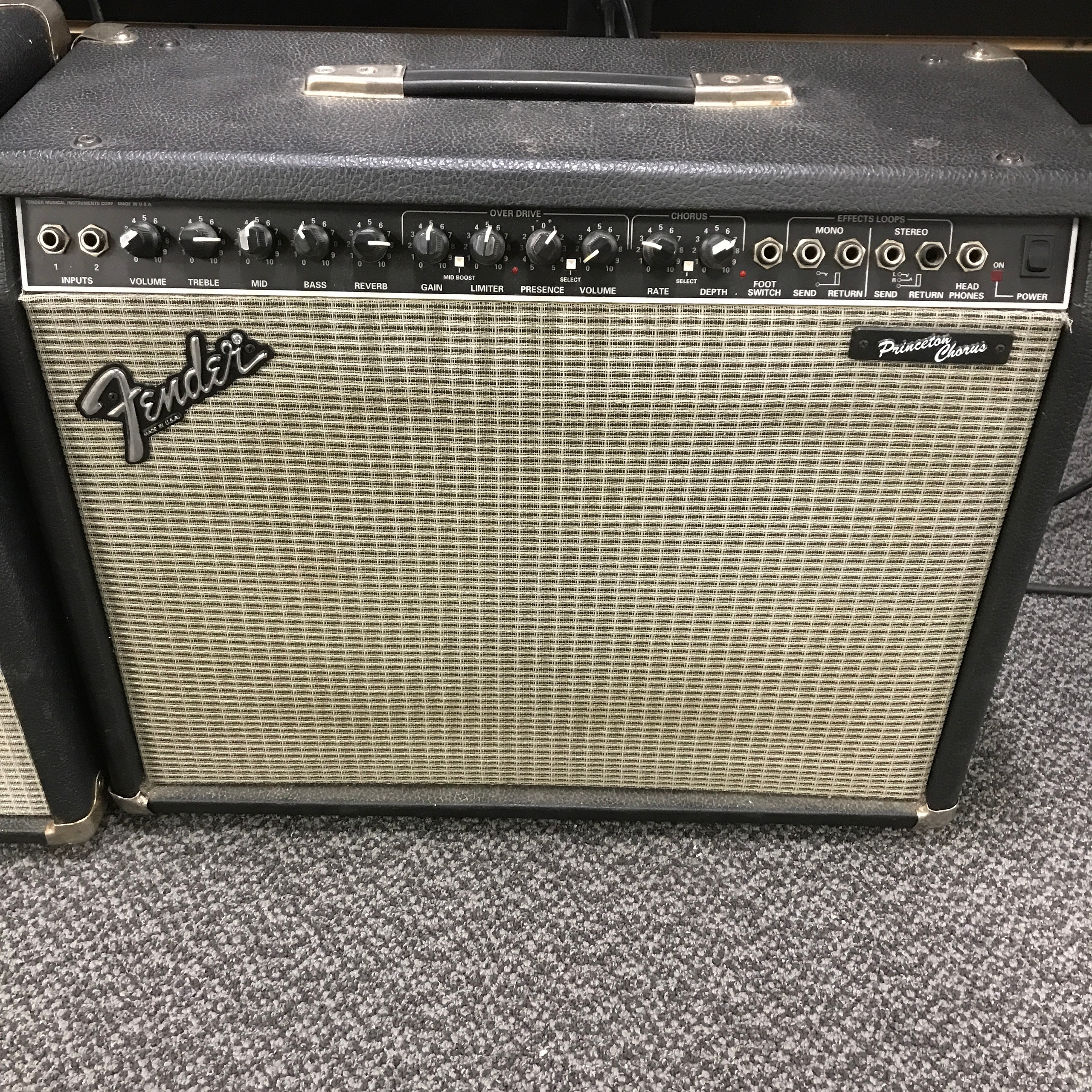 Used Fender PRINCETON CHORUS 2 x 10 Solid State Amplifier 2 x 10