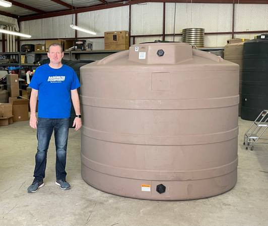 1600 Gallon Water Tanks