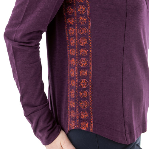 Mandy Embroidered Henley | Aventura