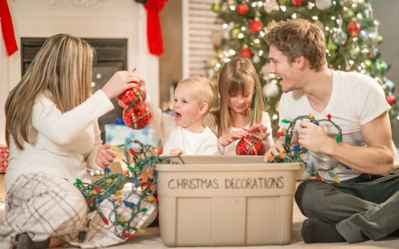 How to Pack Up Christmas Decorations Without the Hassle - HandyLaundry.com