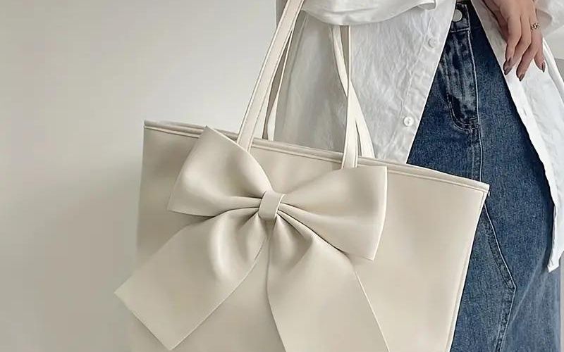 Bow Tote Bag: Features, Styling and Uses - HandyLaundry.com