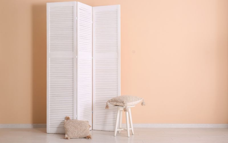 5 Creative Uses For Folding Step Stools Around The Home - HandyLaundry.com