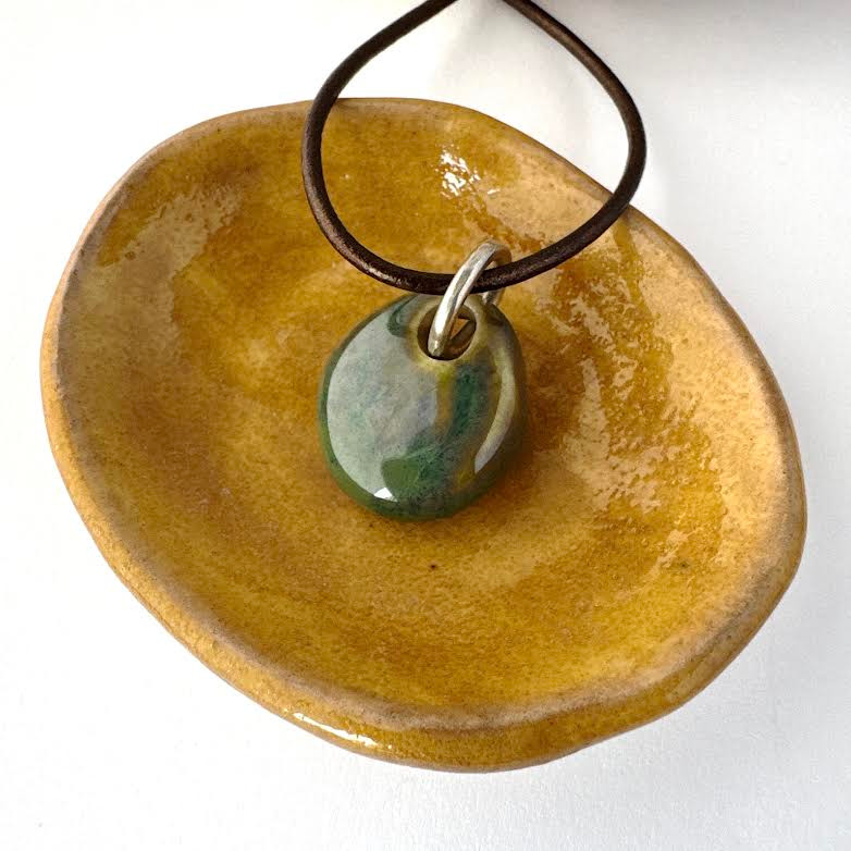 Cremation Jewelry - discreet, secure jewelry for ashes