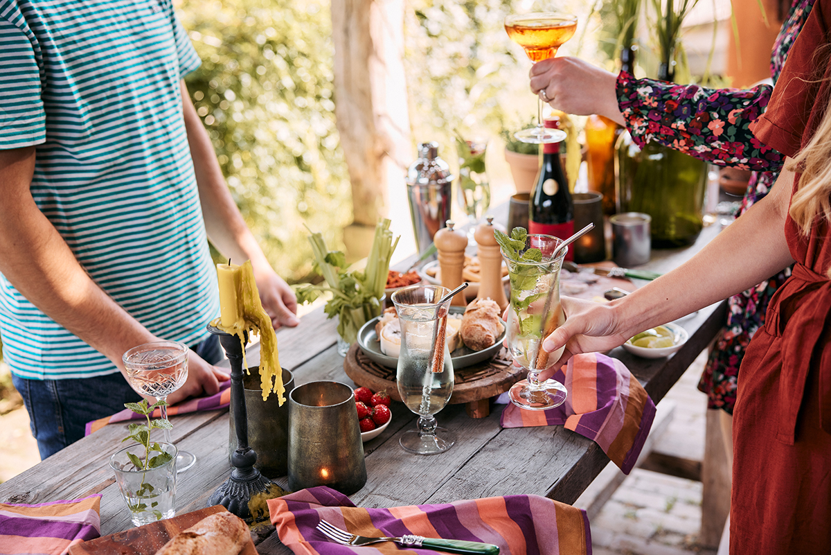 Buiten eten: met deze 5 handige tips houd je insecten op afstand ...
