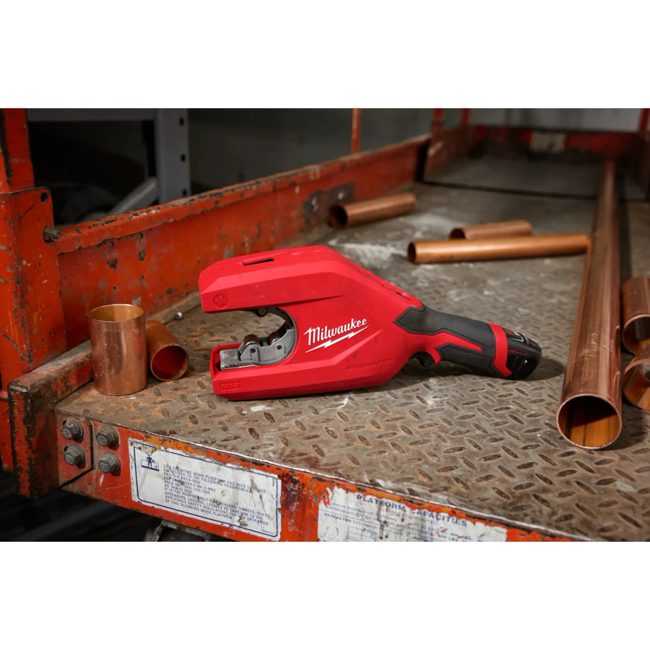 Milwaukee MIL-2479-20 M12 Brushless 1-1/4in - 2in Copper Tubing Cutter ...