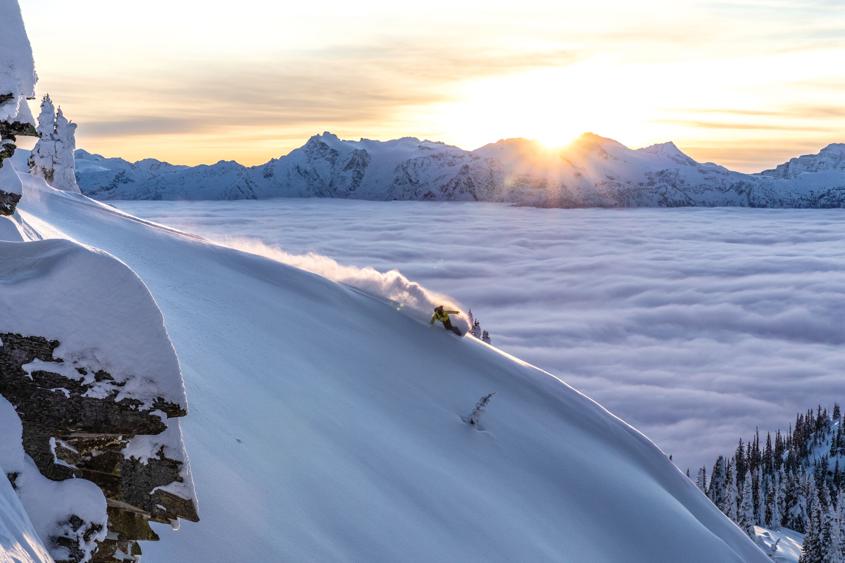 Outdoor clothing and footwear for Travel, Outdoor Lifestyle, Skiing and ...