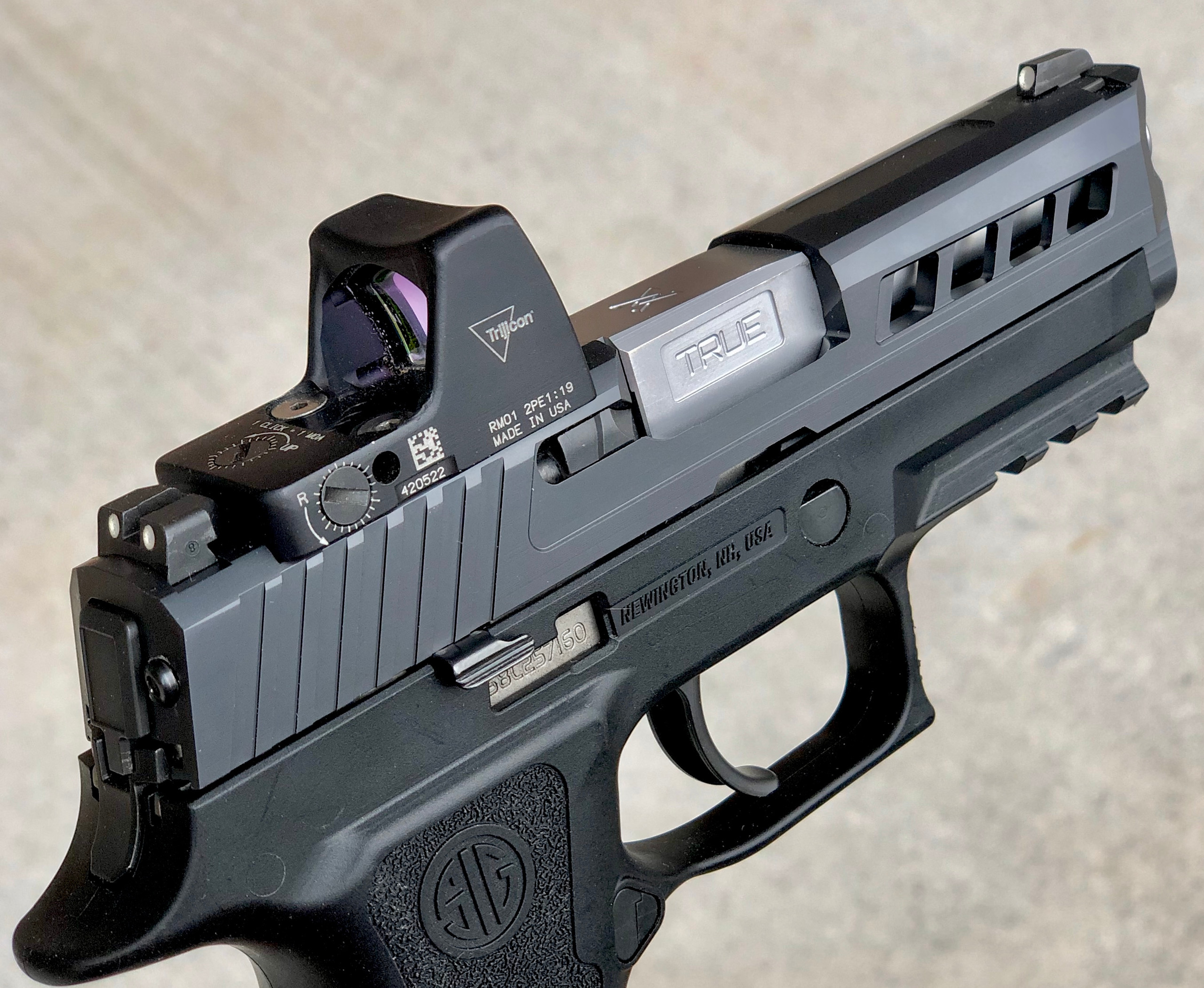 Axiom Sig P320 Compact, XCarry, M18 Optic Cut Slide