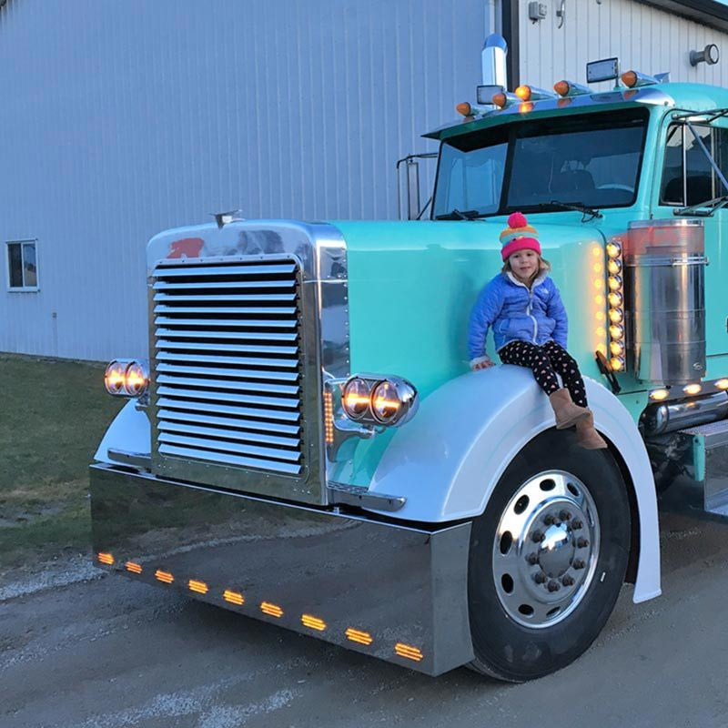 Peterbilt 379 Classic Fiberglass Front Fender Set - Raney's Truck Parts