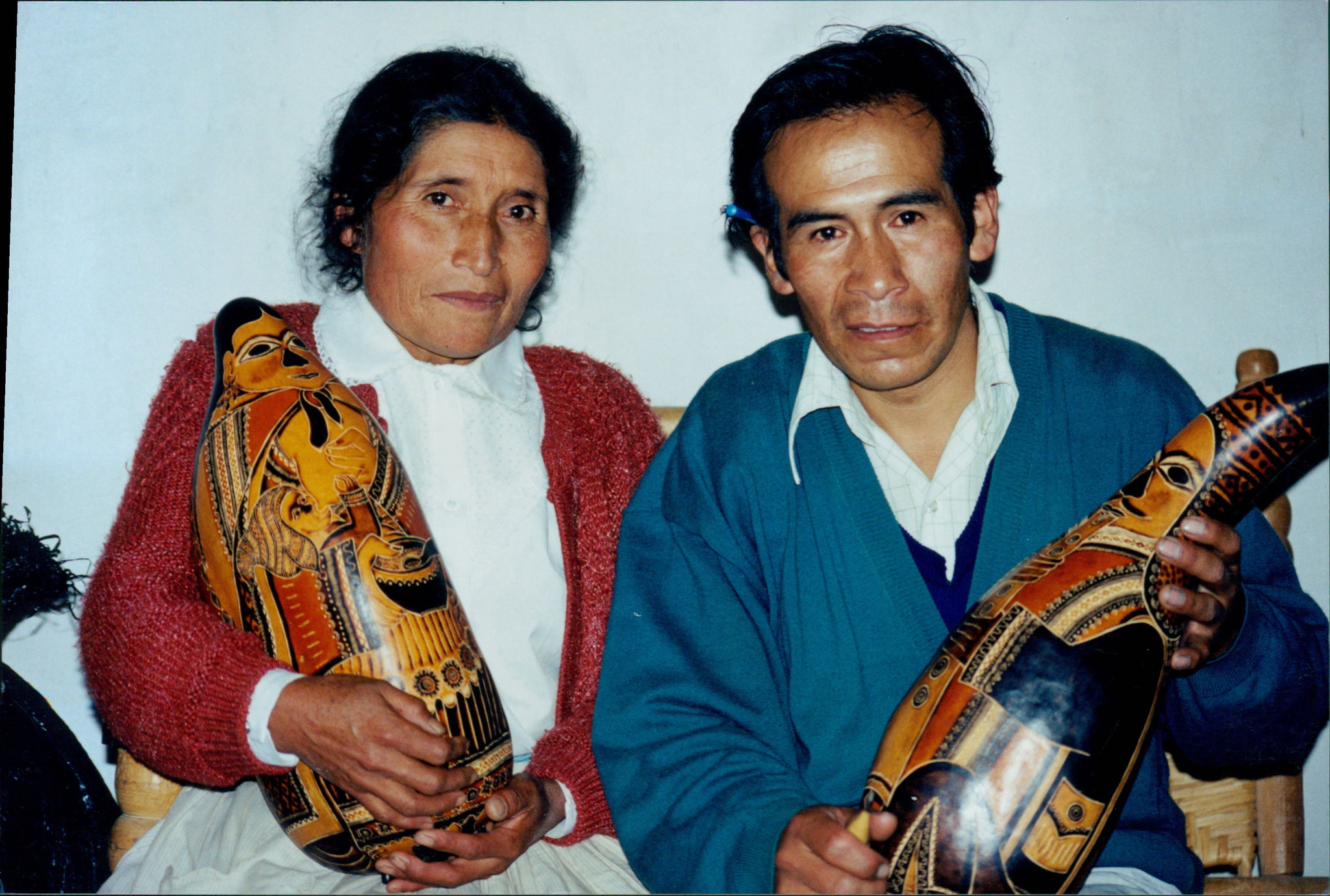 Handcarved Peruvian Gourd, Nativity in Christmas & Weavers by Pablo Hurtado