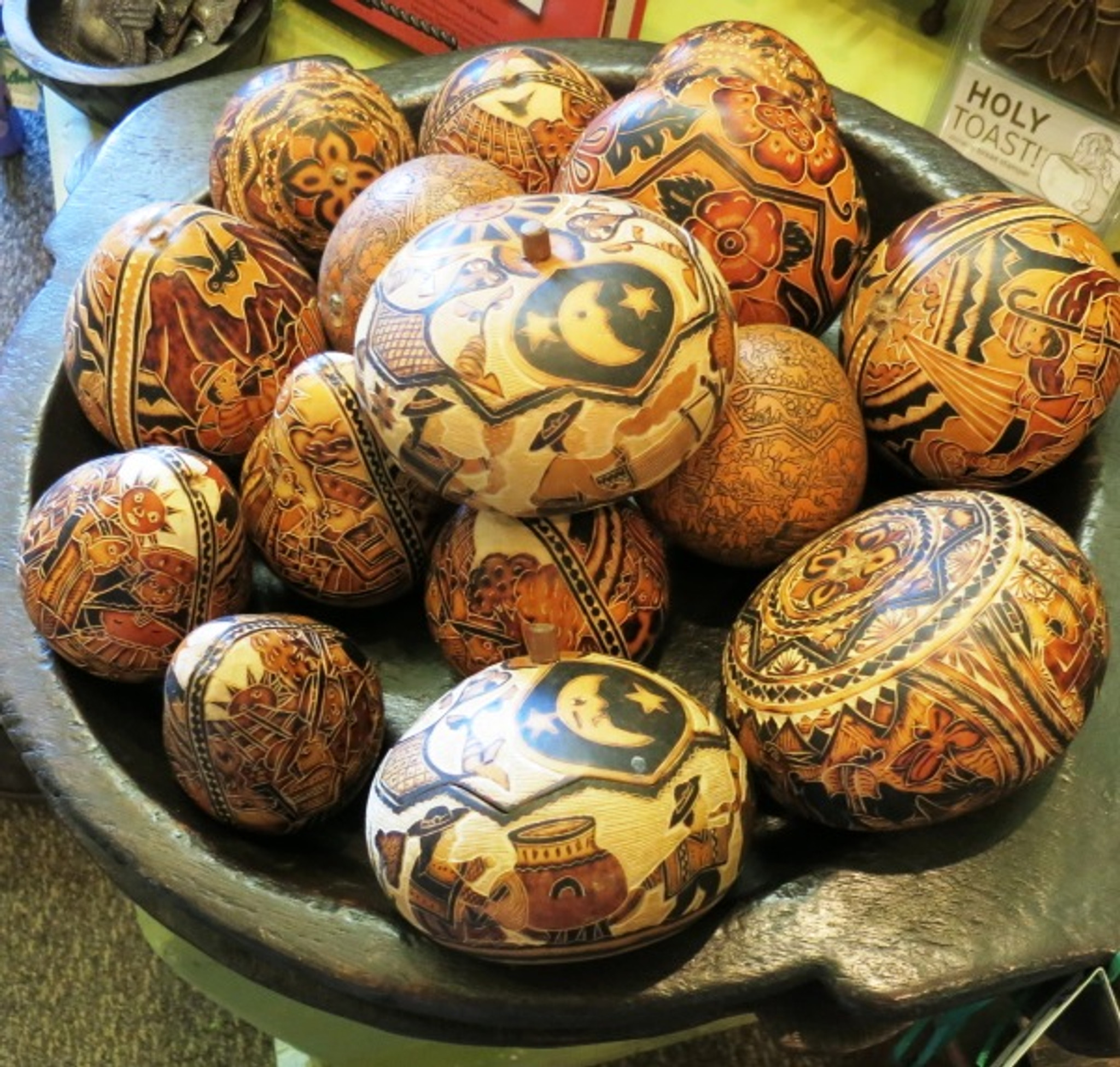 Handcarved Peruvian Gourd, Nativity in Christmas & Weavers by Pablo Hurtado