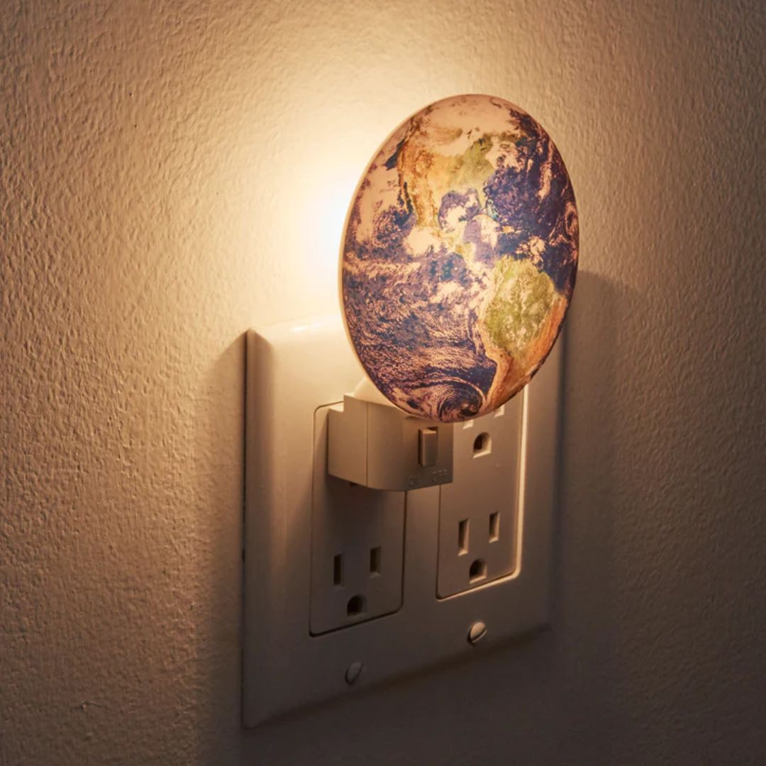 Earth Night Light - RetroFestive.ca